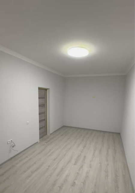 Novostroyka 2 xona 1 etaj 50 kv davom ettirishga xam