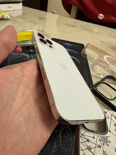 Продаю IPhone 12 Pro Max