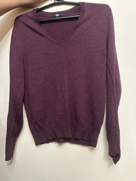 Шерстяной свитер от японского бренда Uniqlo