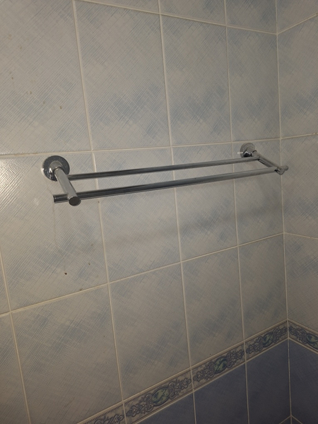 Продаётся вешалка для ванной комнаты