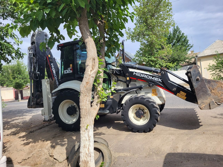 Hidromek pogruzchik