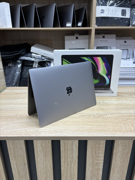 Macbook pro 2020 M1 8/256Gb