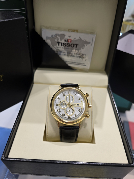 Продам золотые Тиссоты 750 пробы Баку.