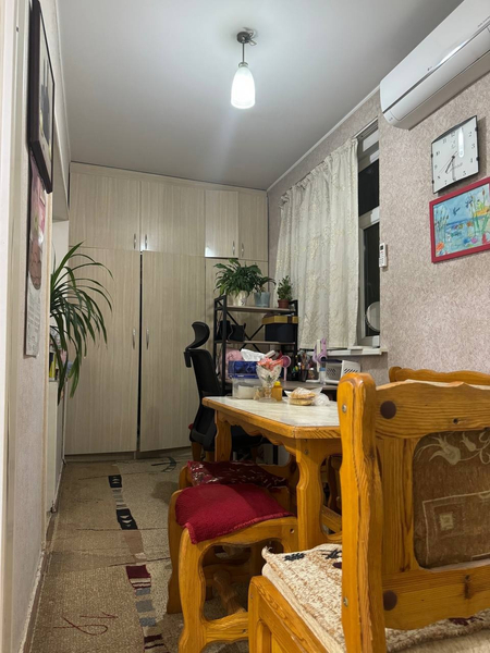 Срочно Продам квартиру на Сергели 7  2/4/9