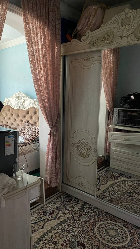Квартира сотилади 1 етаж 3 хона