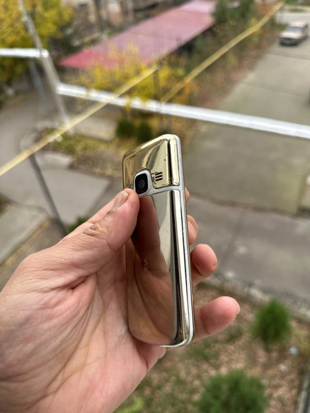 Nokia 67 00 retro