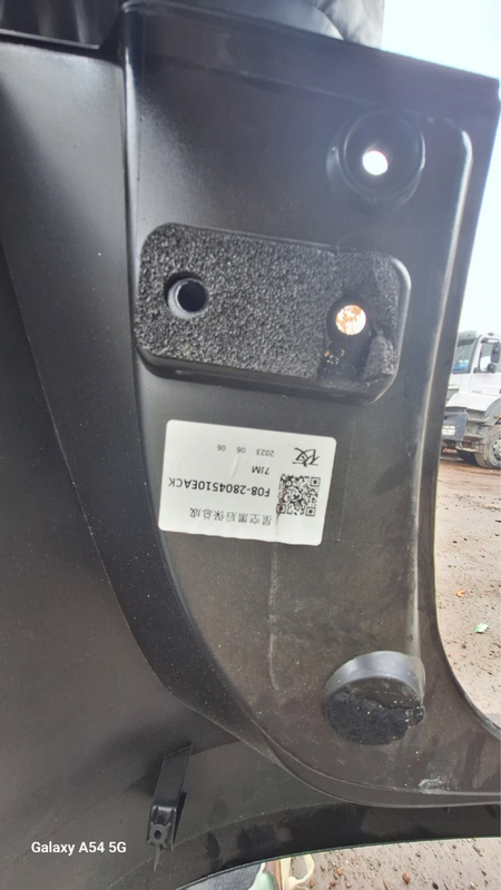 JETOUR X90 ORQA QORA bamfer kampilekt