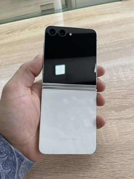 Samsung Z flip 5