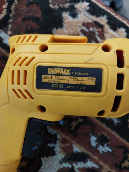новый Дрель-шуруповерт DeWALT DCF 850 w