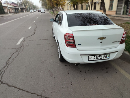 Продам кобальт 2015 год евро 4 позиция автомат резина новая аустон