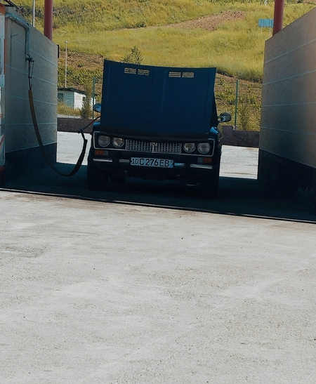 Vaz 21 06 sotiladi metan gaz