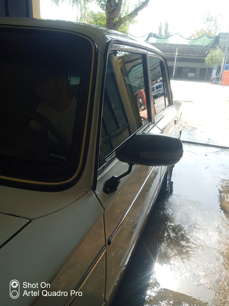 Vaz 21 03  xadavoyi qilib qoʻyilgan
