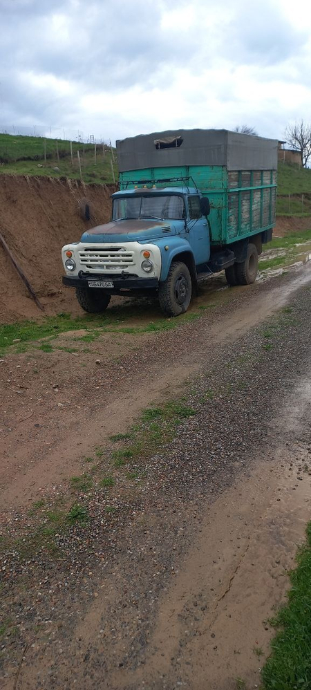 Zil 130 sotiladi
