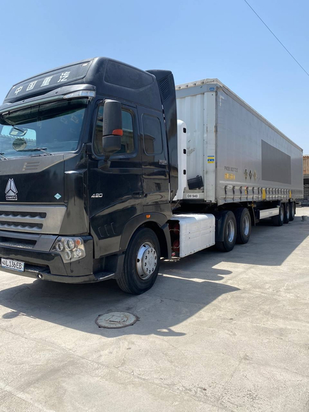 Howo A7 420 va Krone tent prisep