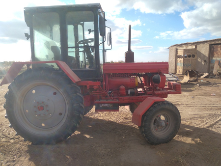 Traktor t28 radnoy hech qayeri ochilmagan 100%yangi gepayitda