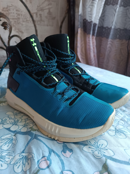 Оригинальные кроссовки Under Armour