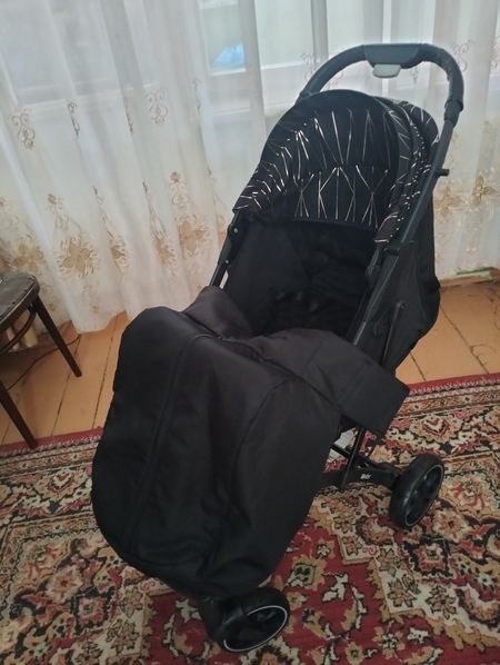 Детская коляска в полной комплектации
