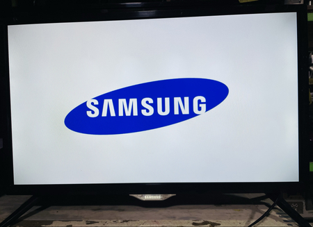 Телевизор SAMSUNG 32