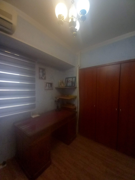 Продаётся 5 комнатная кв-ра.Детский мир
