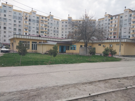 Нотурар бино сотилади