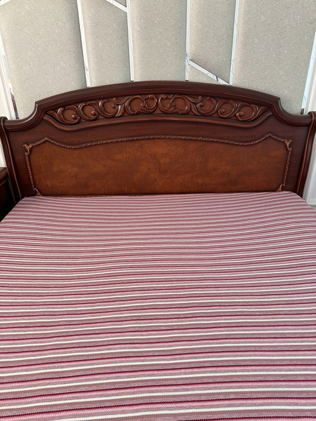 Divan mebel spalniy garnitur dubayskiy matras ortapedicheskiy