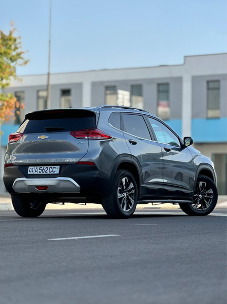 Tracker 2 preymier avtomat ful