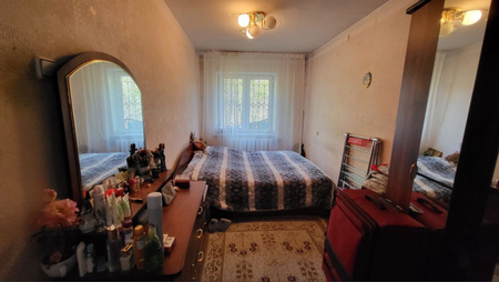 Продается квартира Чиланзар 5 кВ 3/4/4 кирпич балкон 2/6