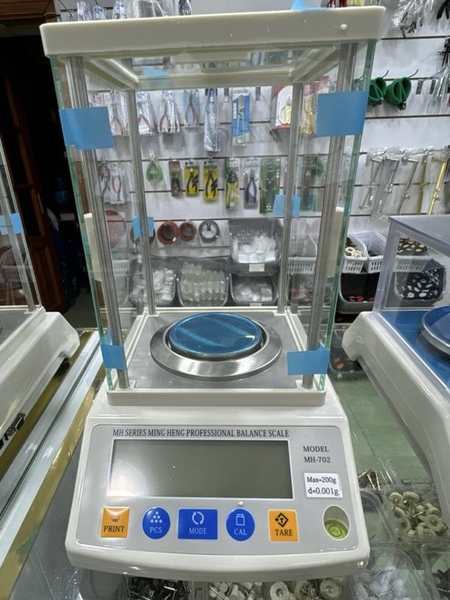 аналитические весы 0.001гр. макс500гр