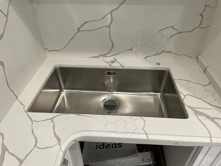 Столешница из искусственного камня