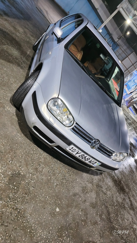 Срочно продаётся автомобиль Volkswagen Golf