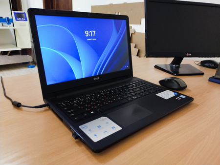 Noutbook DELL Intel(R) Core (TM) i5 sotiladi