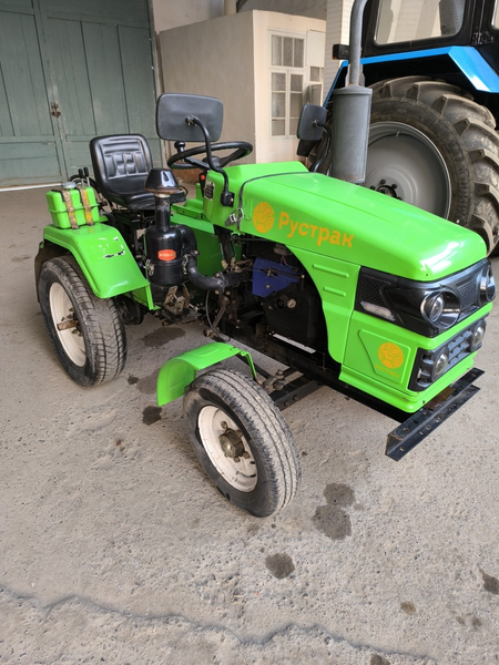Mini traktor sotiladi