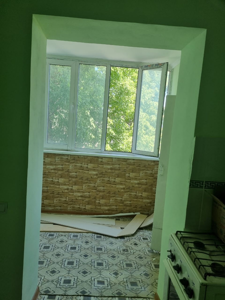 Продается квартира, 2х комнатная. Кирпичный дом 77 серия, 3 этаж