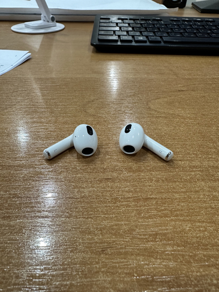 Airpods 3, yengi.