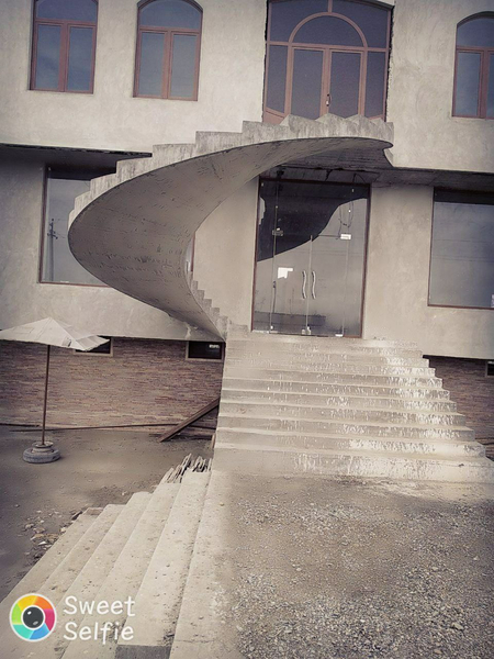 Bitondan zinapoyalar quyib beramiz