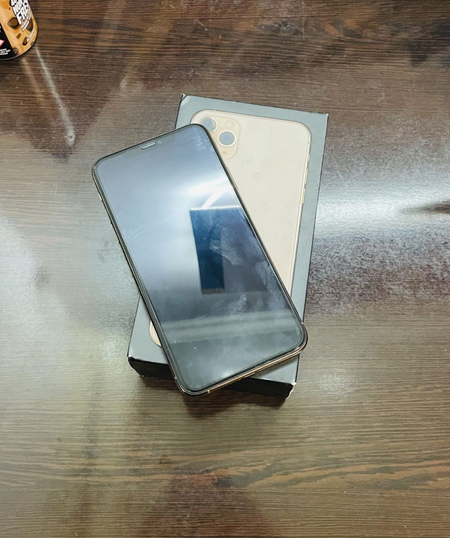 Iphone 11 pro max sotiladi