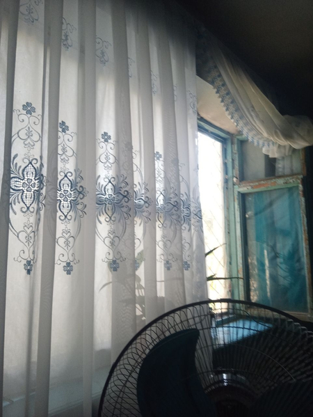 Ховли 6 сутих сотилади