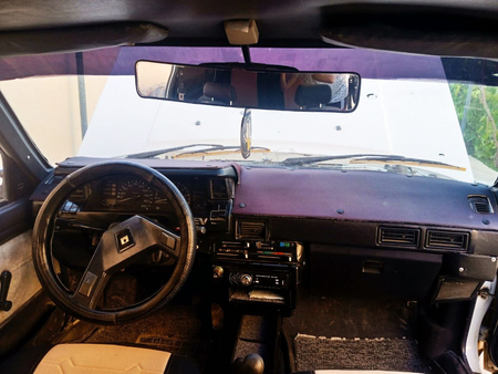 Toyota corolla 1986 sotiladi