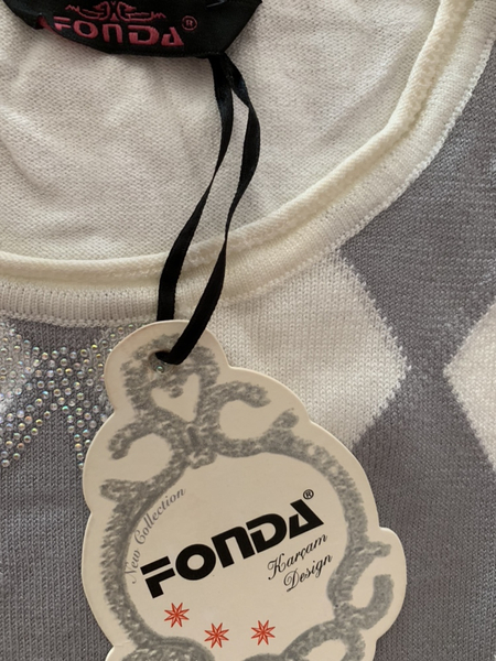 Свитер от FONDA