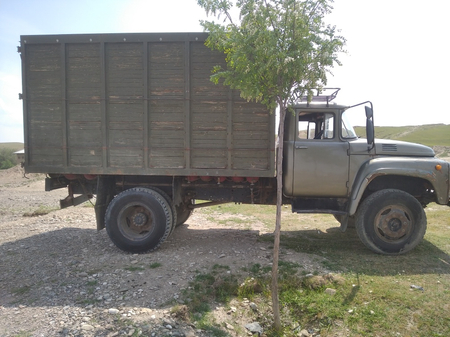 zil 130 sotiladi