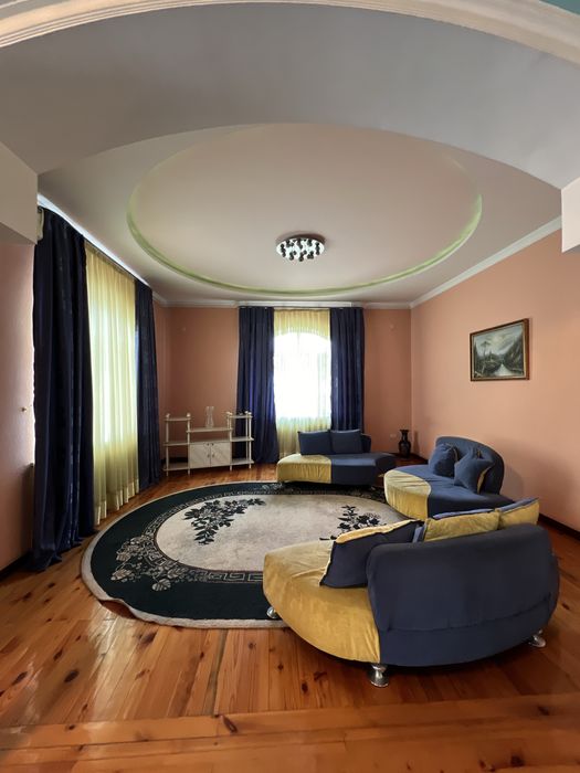 Продаётся В долг дороги дом.
