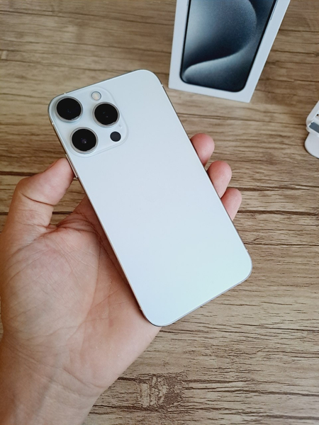 Iphone 15 Pro L.l.a (Xr) srochna sotiladi