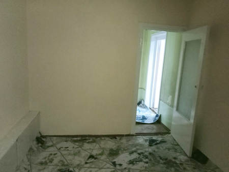 .Продам 2х3комнатную 58м2 общий коридор Коракамиш 2/5 разделный балкон