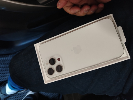 iPhone 15 pro max white