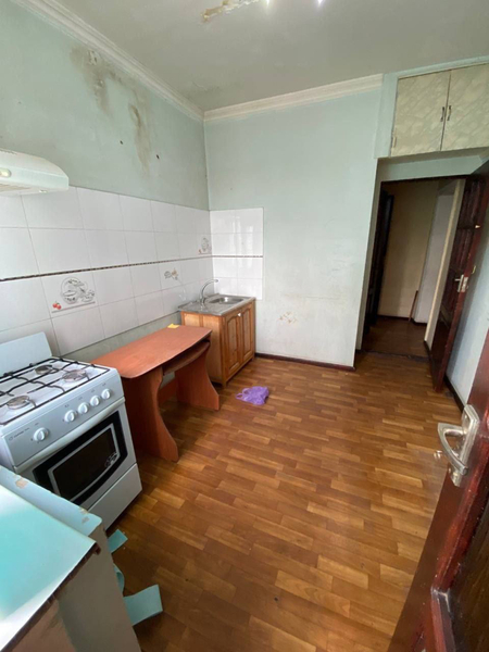 2/2/4 Продаётся на Лабзак балкон 2/6 не торец