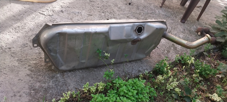 Бензобак сотилади 65л,  холати ўртача.