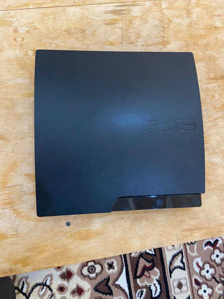 Playstation 3 Slim 512 gb 3 pulta 10 igr