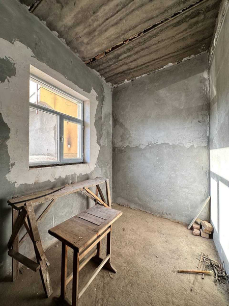 1х комнатная квартира на 1 этаже 35кв/м, в Самарканде