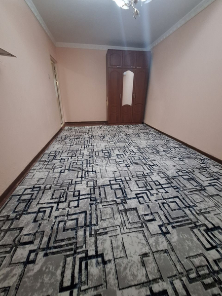 Arenda Farhadiskiy bozor 2/3/4 300 Uye
