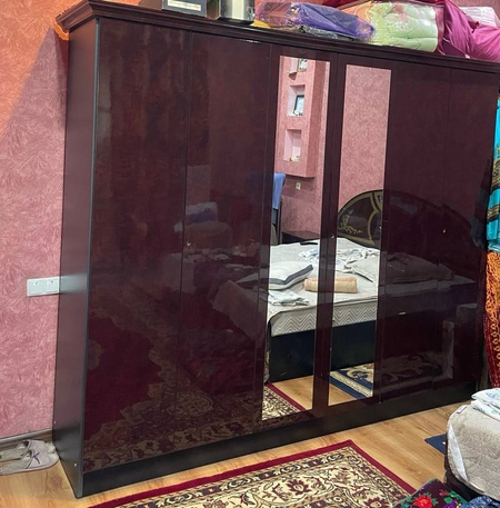 Продаётся спальный гарнитур